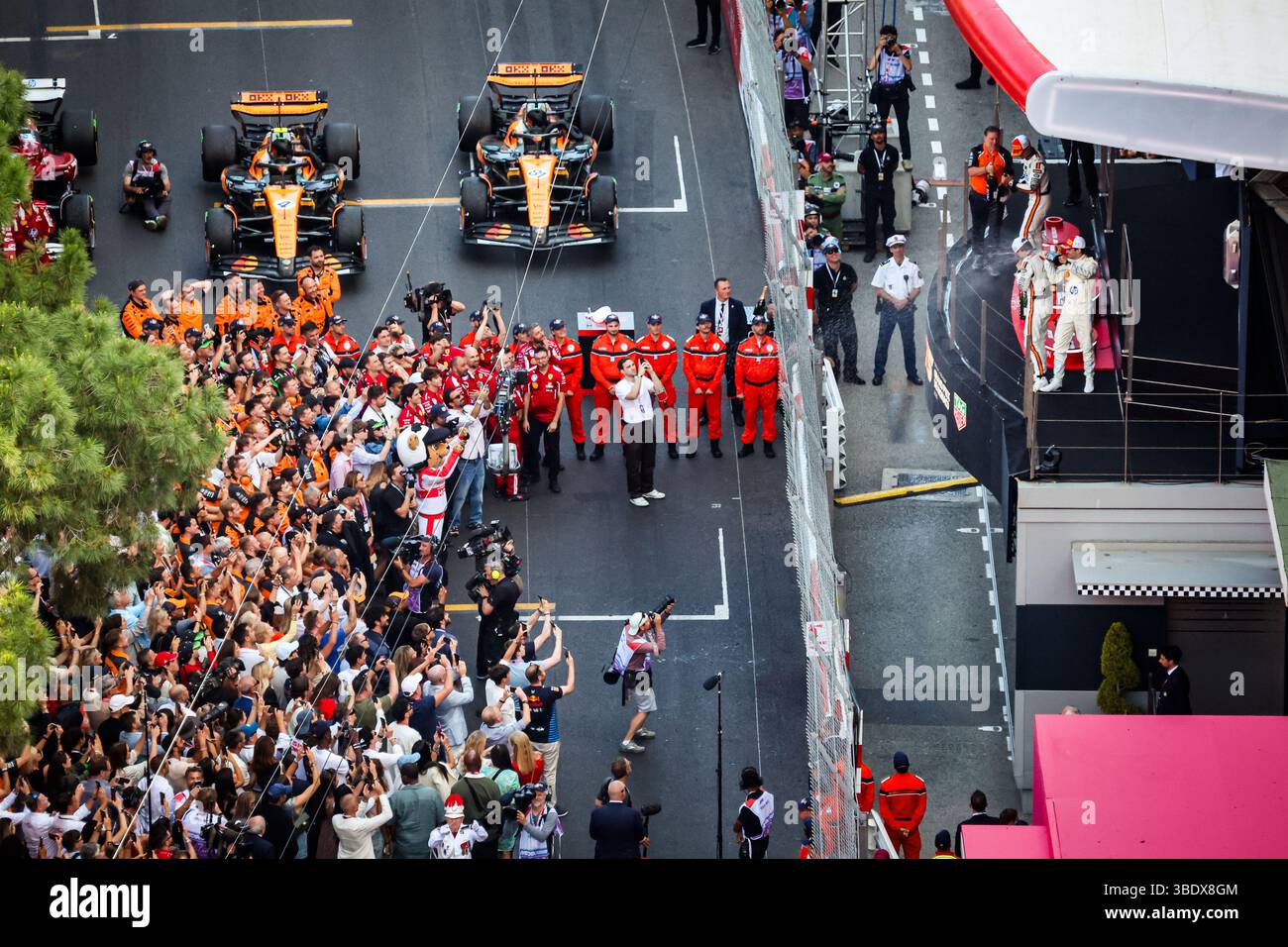 Monte-Carlo, Monaco. Mai 2025. #16 Charles Leclerc (MCO, Scuderia Ferrari HP), #4 Lando Norris ...