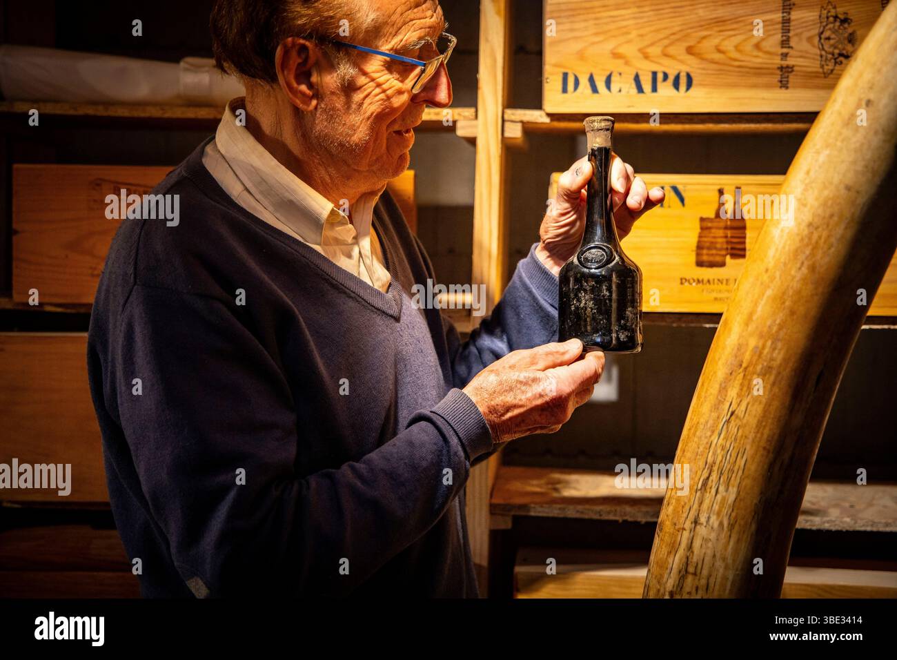 Saint million wein -Fotos und -Bildmaterial in hoher Auflösung – Alamy