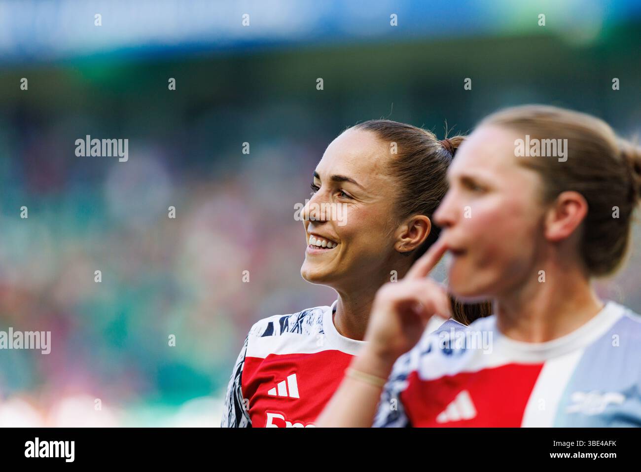 Bethany Mead war beim Finale der UEFA Women's Champions League 2025 ...