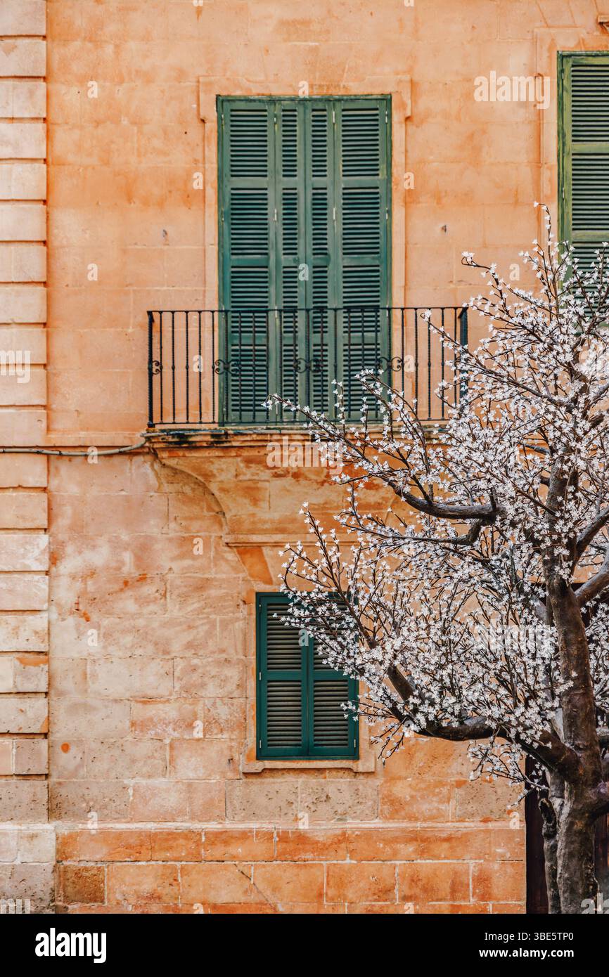 Traditionelle mediterrane architektur -Fotos und -Bildmaterial in hoher ...