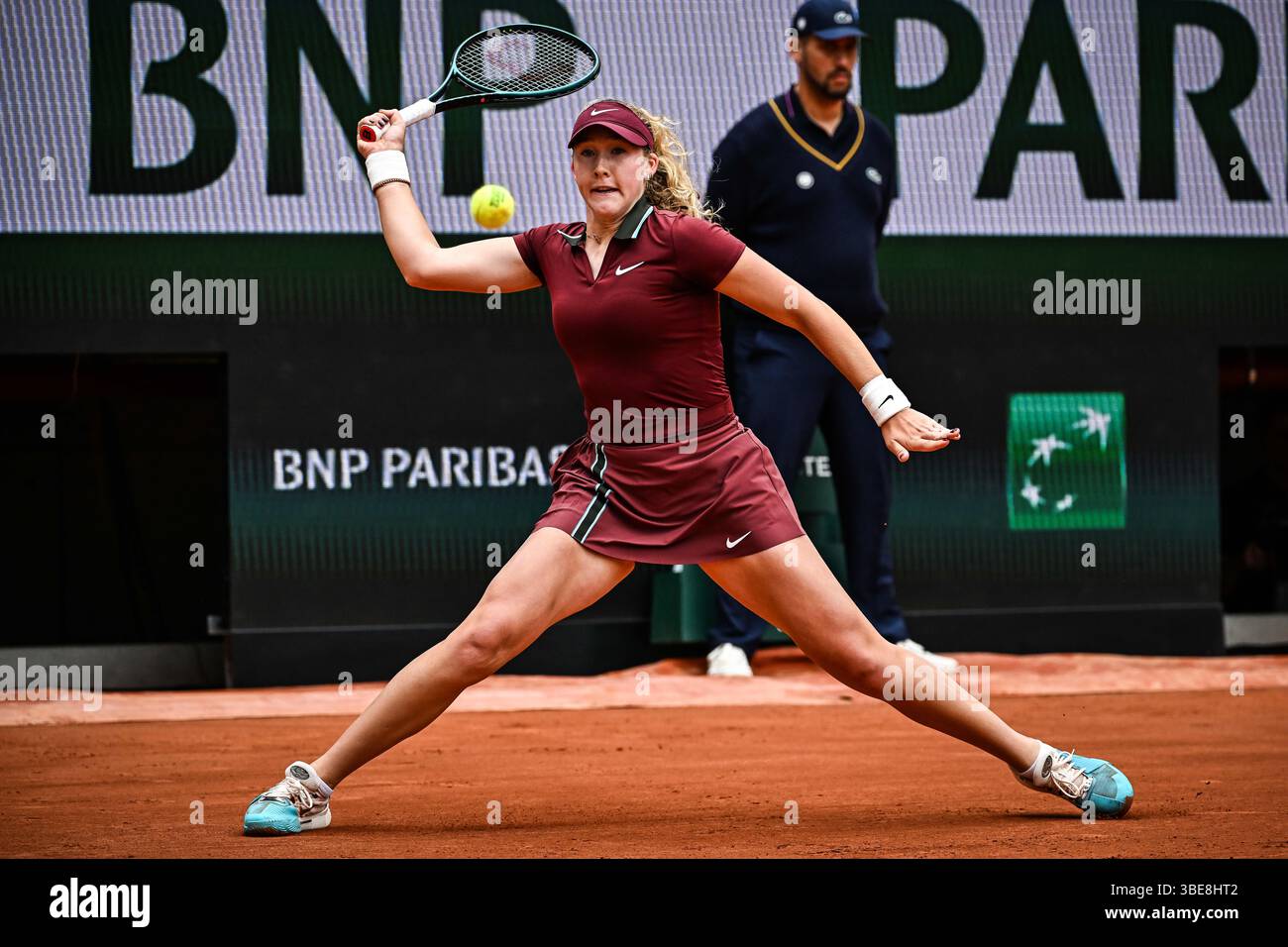 Mirra ANDREEVA von Russland während des dritten Tages der Roland-Garros ...