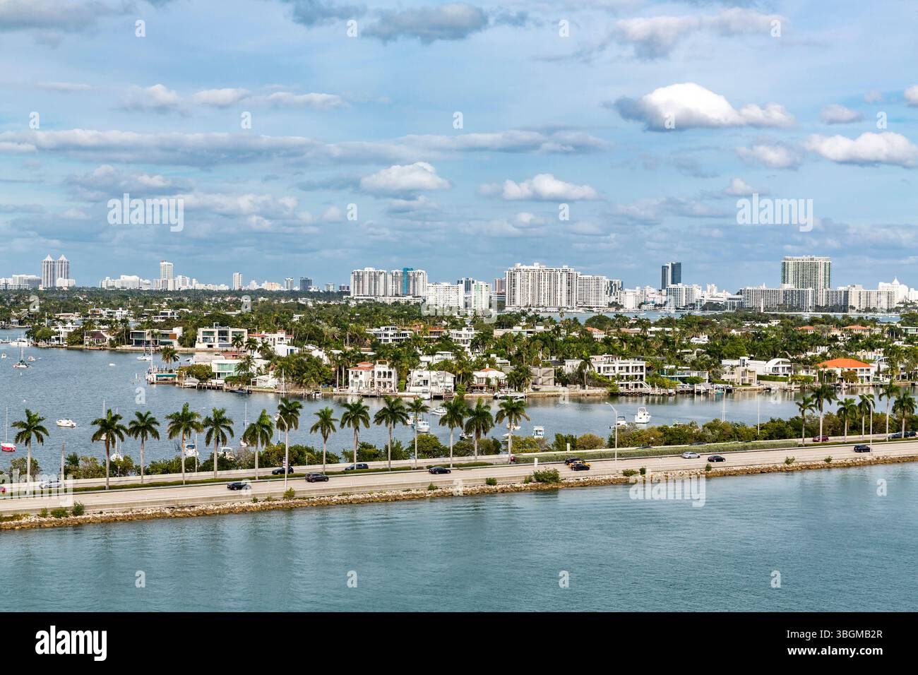 Blick vom Kreuzfahrtschiff zu den Star Islands von Miami, hinter Miami ...