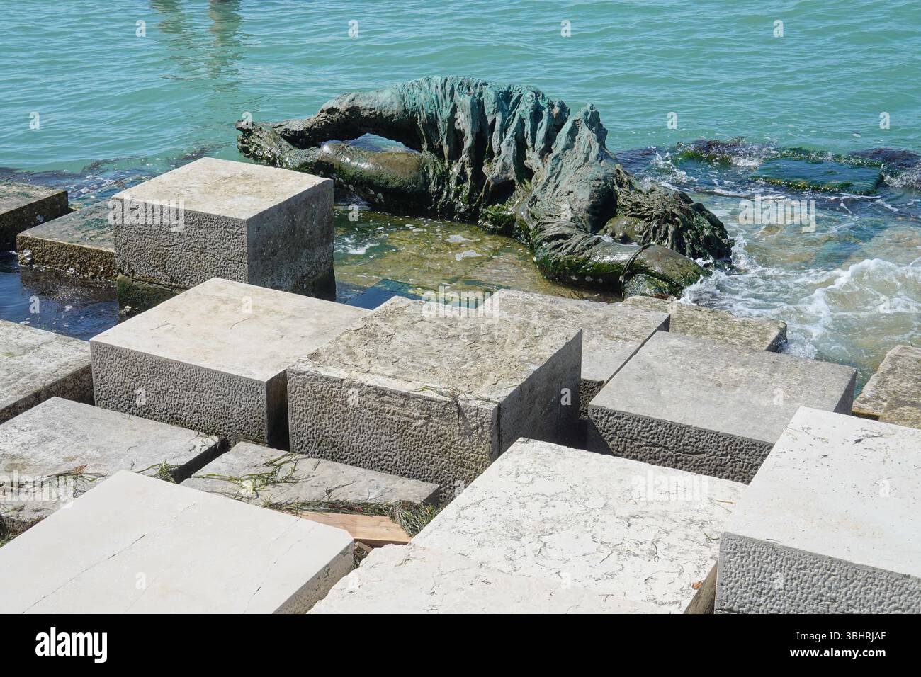 Venedig, Denkmal für Partisaninnen von Carlo Scarpa, Bildhauer Augusto ...