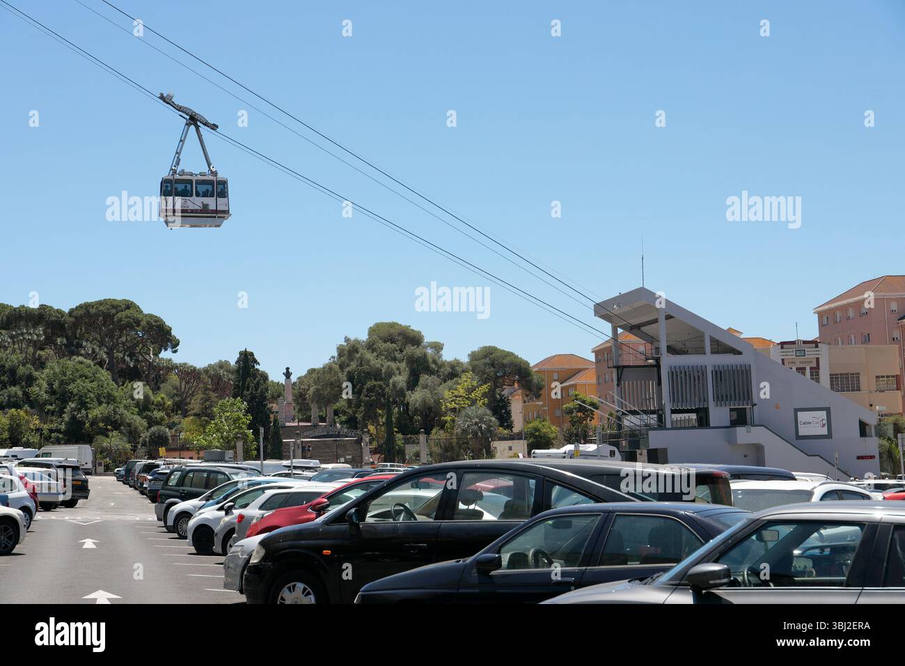 Blick über den Parkplatz Boyd Street der Gibraltar-Seilbahn von der ...