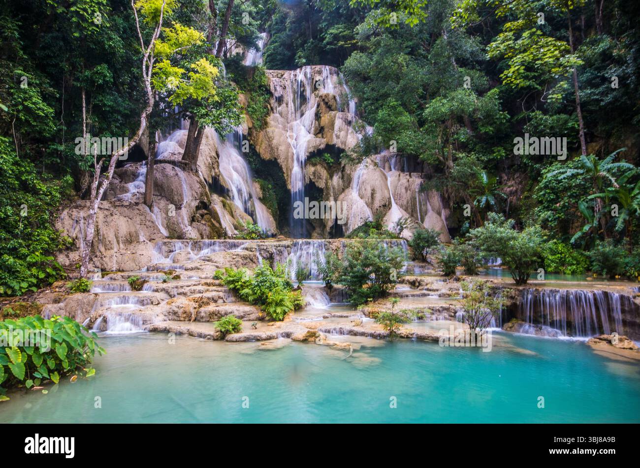 Luang prabang laos wasserfall -Fotos und -Bildmaterial in hoher ...