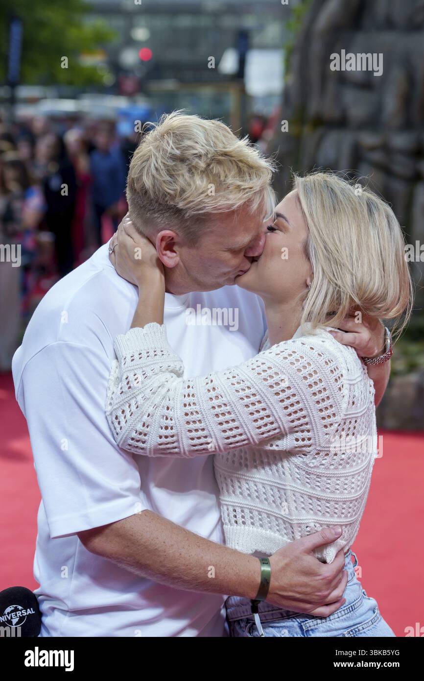 Jens Knossi Knossalla mit Freundin Lia Mitrou (Influencer) bei der ...