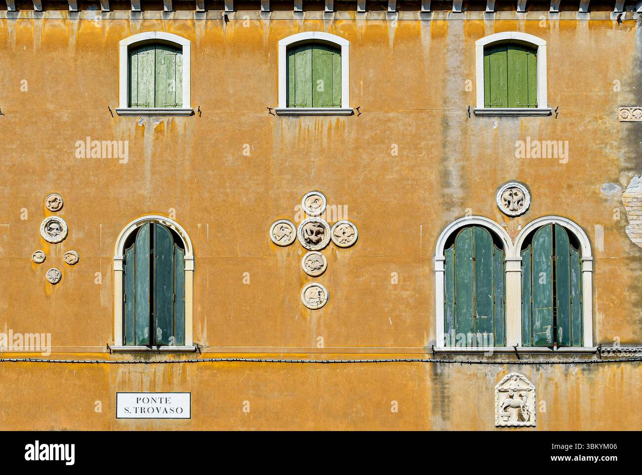 Italico messing -Fotos und -Bildmaterial in hoher Auflösung – Alamy