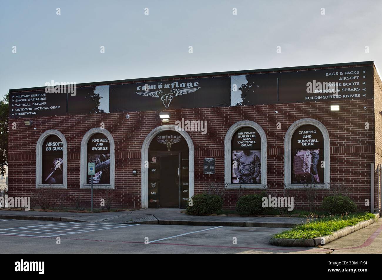 Military surplus -Fotos und -Bildmaterial in hoher Auflösung – Alamy