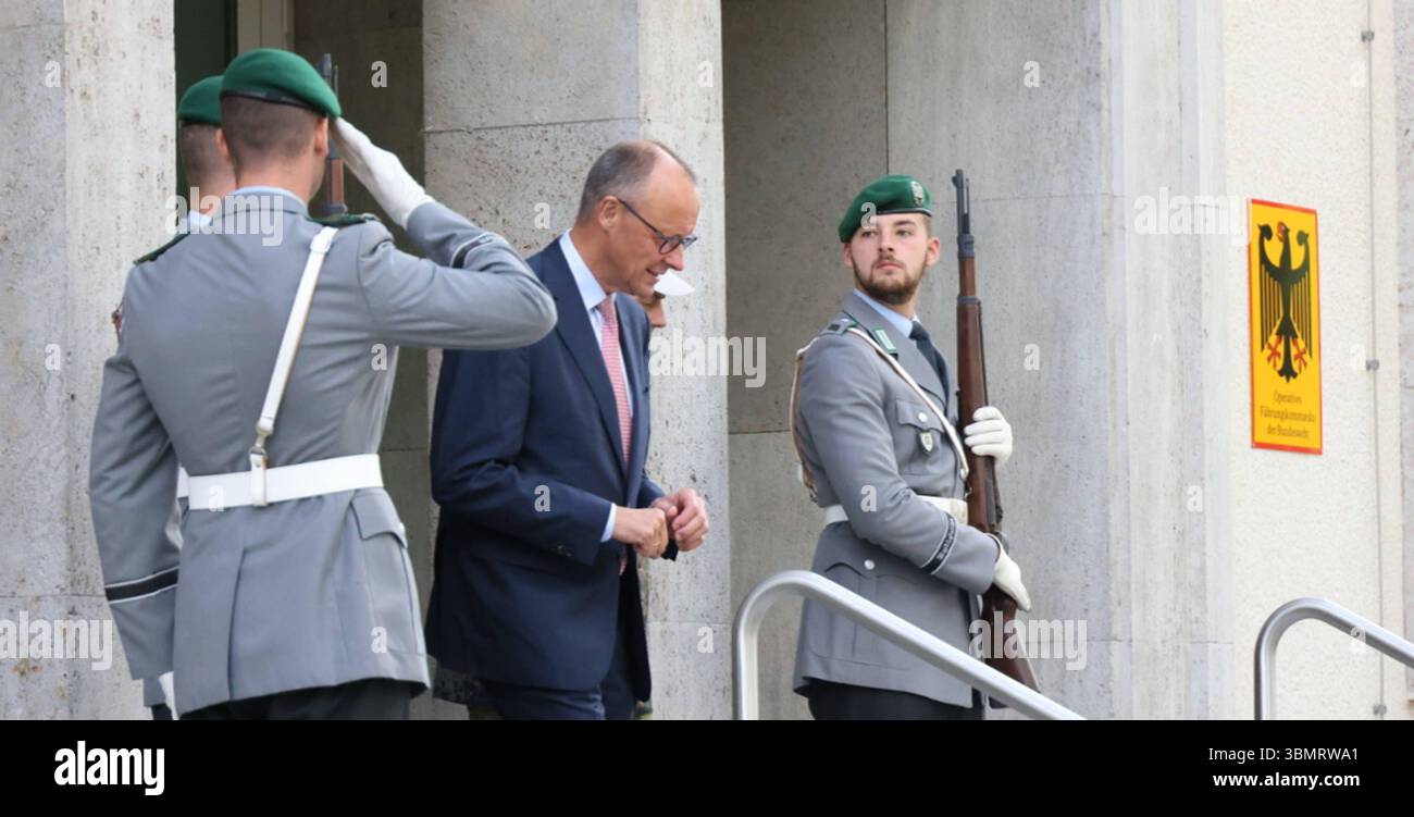Bundeswehr und Bundeskanzler Merz 28.06.2025, Deutschland , Berlin, Potsdam, Bundeskanzler ...