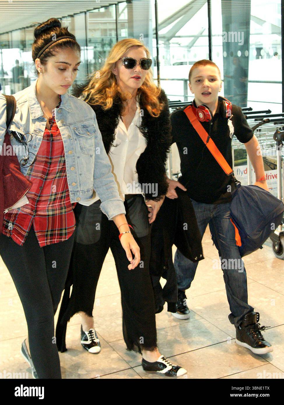 Rocco ritchie madonna und ihre kinder lourdes -Fotos und -Bildmaterial ...