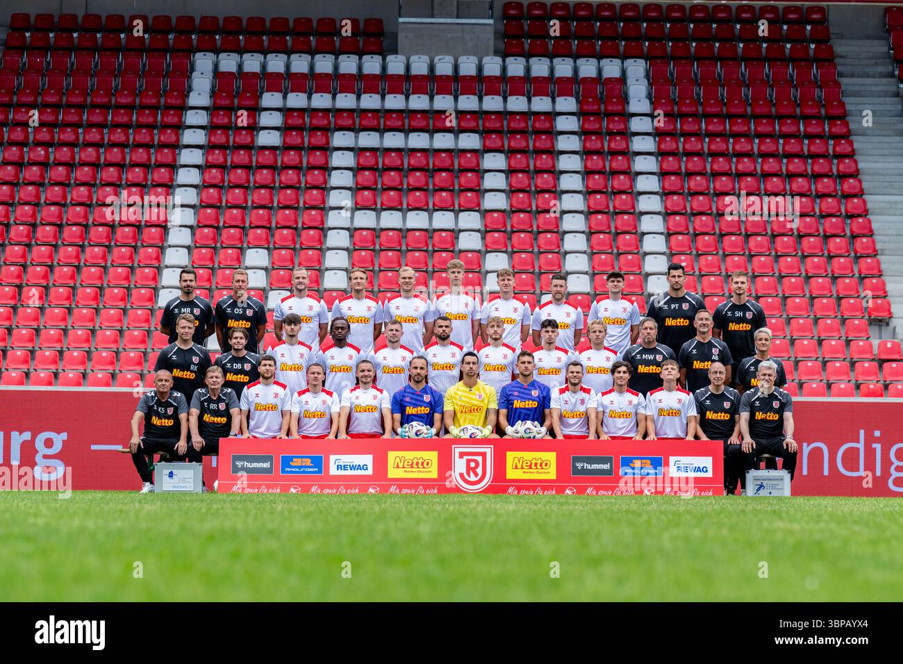 07 Juli 2025, Bayern, Regensburg: Fußball: 3. Liga, Jahn Regensburg ...