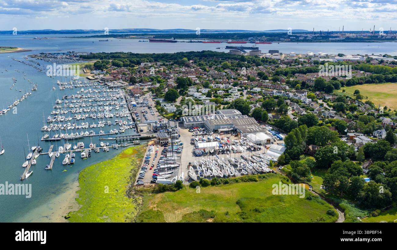 Juli 2025 Blick über den Hamble River, Hamble-le-Rice, mit ...