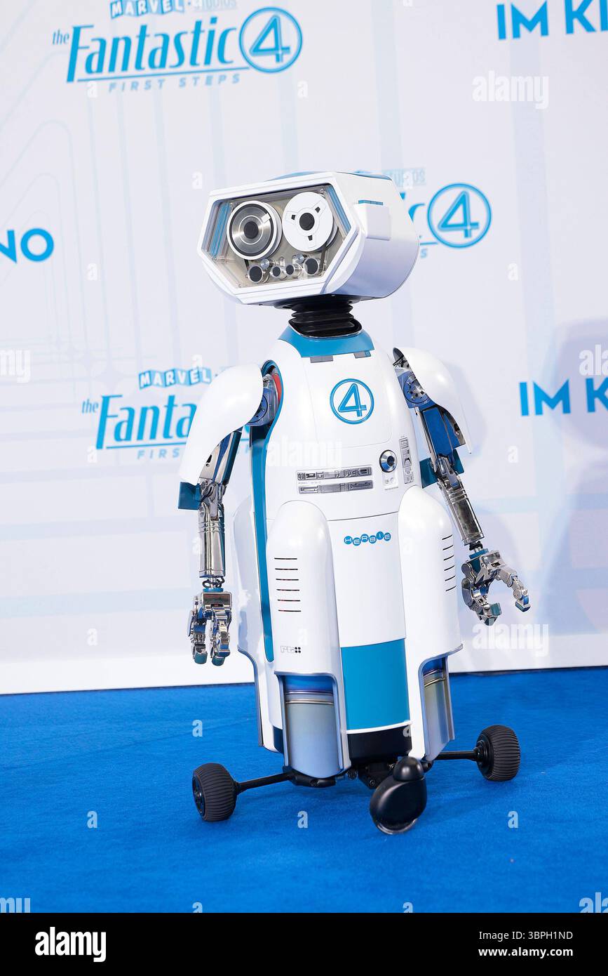 Roboter HERBIE bei der Fantastic Four - First Steps Film Premiere und Fan Event am 8.07.2025 im ...