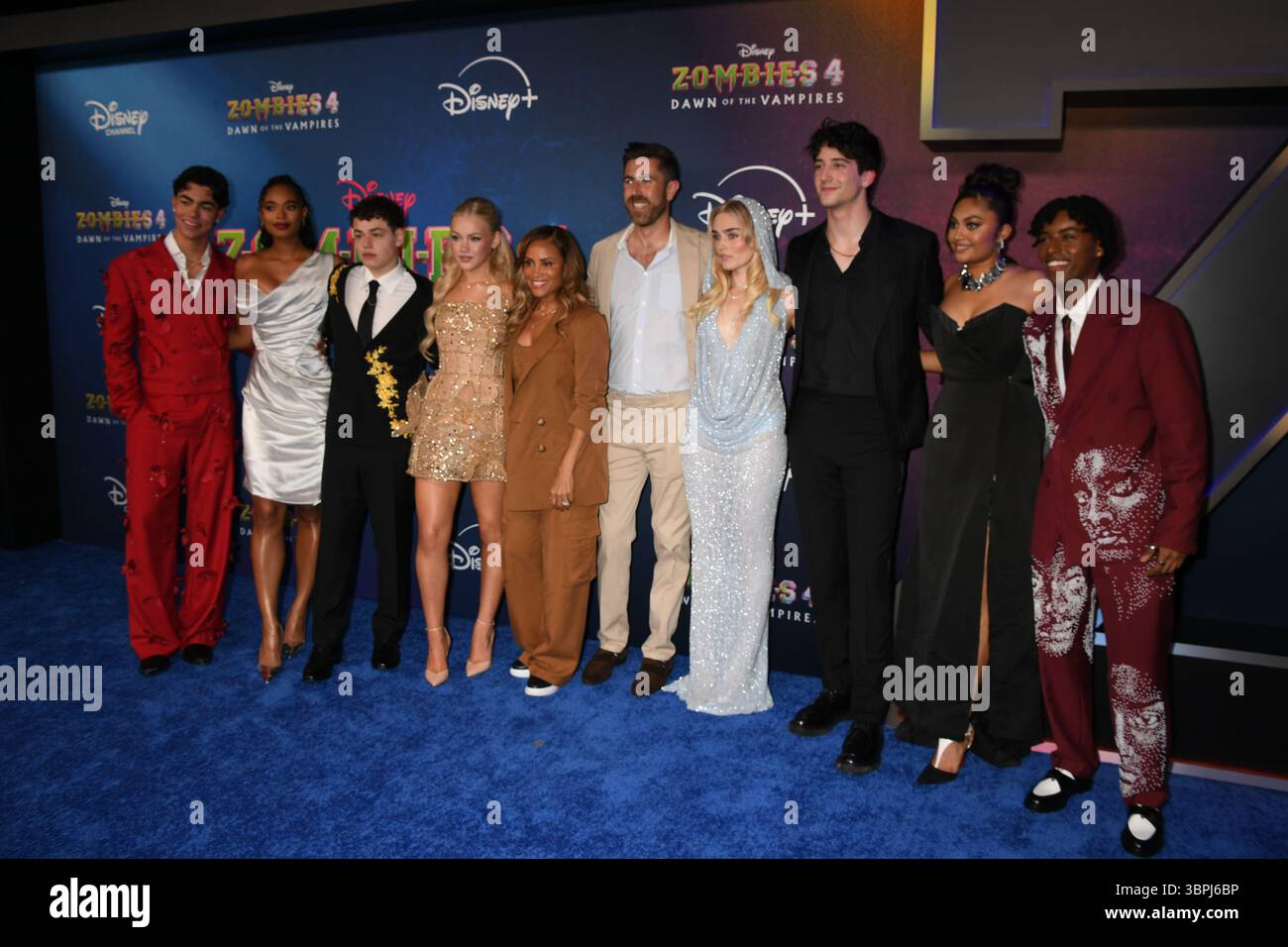 Malachi Barton, Chandler Kinney, Julian Lerner, Freya Skye, Meg ...