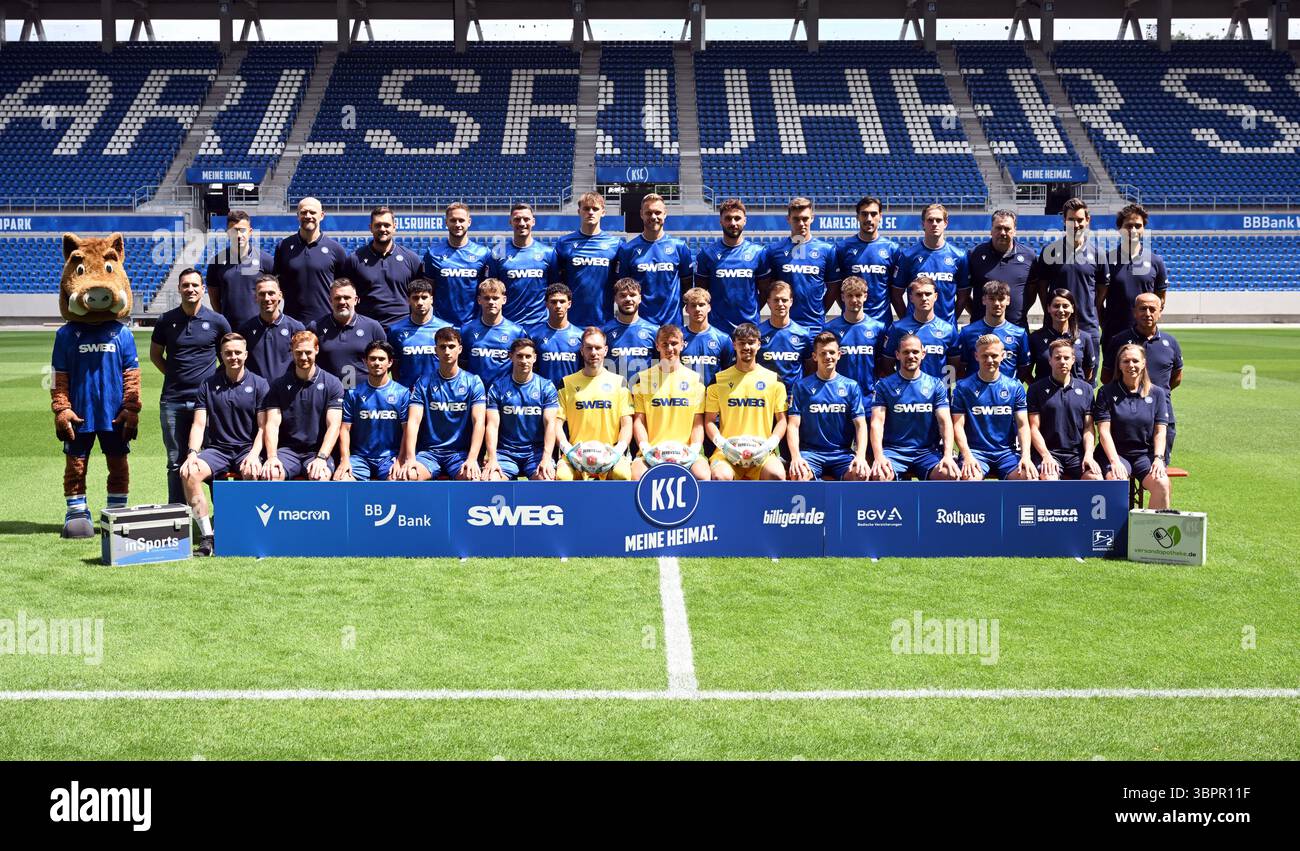 09 Juli 2025, Baden-Württemberg, Karlsruhe: Fußball, Bundesliga 2 ...