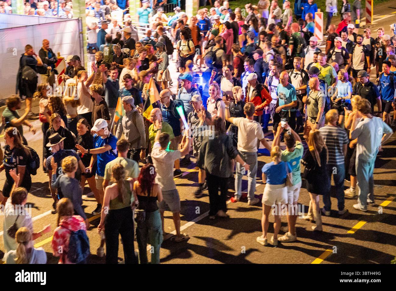 Mehrtã¤gige wanderveranstaltung -Fotos und -Bildmaterial in hoher ...