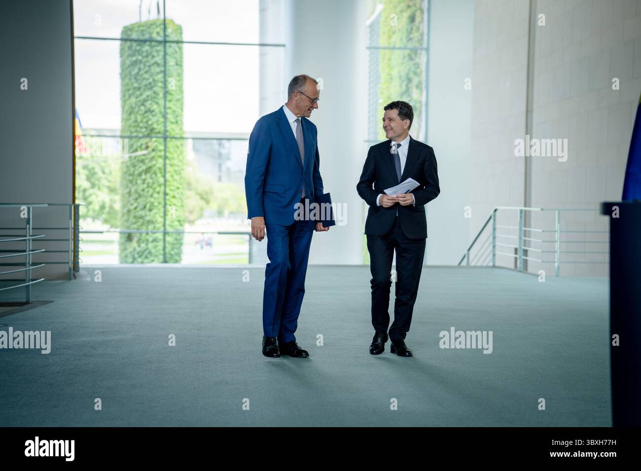 Präsident, Nicusor Dan, Bundeskanzler, Friedrich Merz Pressekonferenz ...