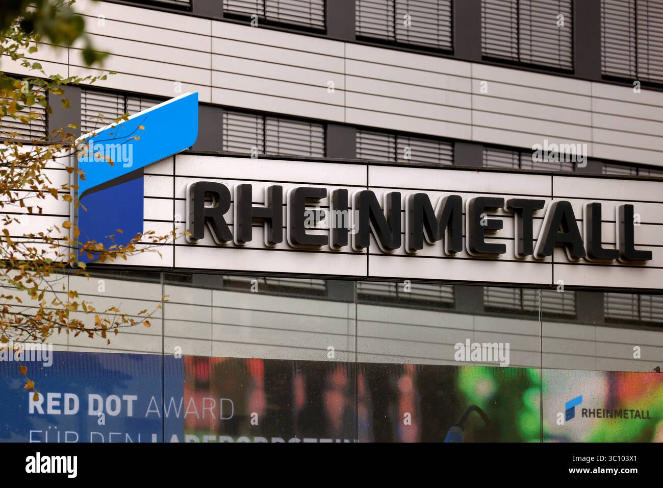 Das Rheinmetall-Logo auf dem Gebäude der Rheinmetall AG. Der Düsseldorfer Rüstungskonzern und ...