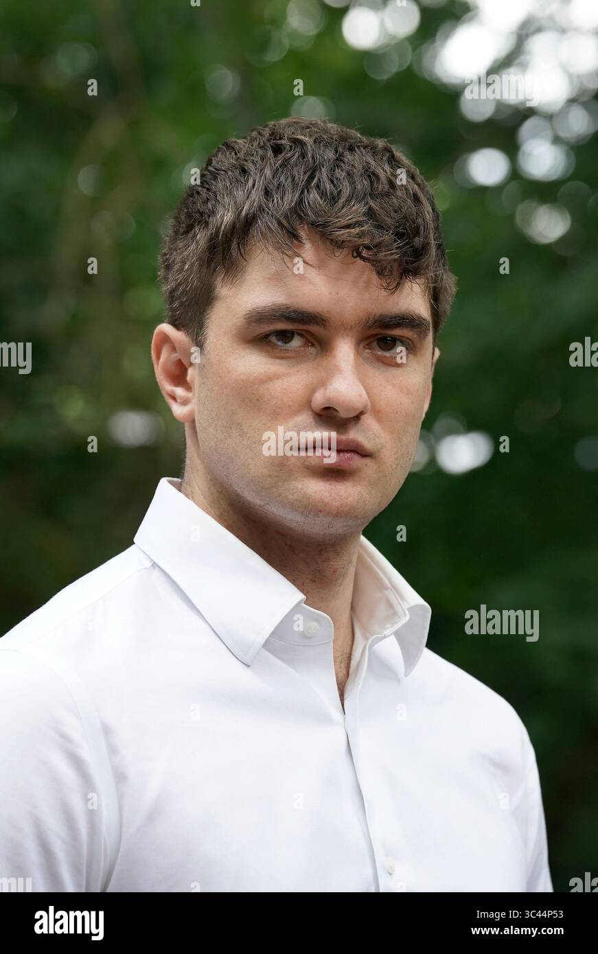 Gabriel Shemirani, vor dem Oakwood House in Maidstone, Kent, wegen der ...
