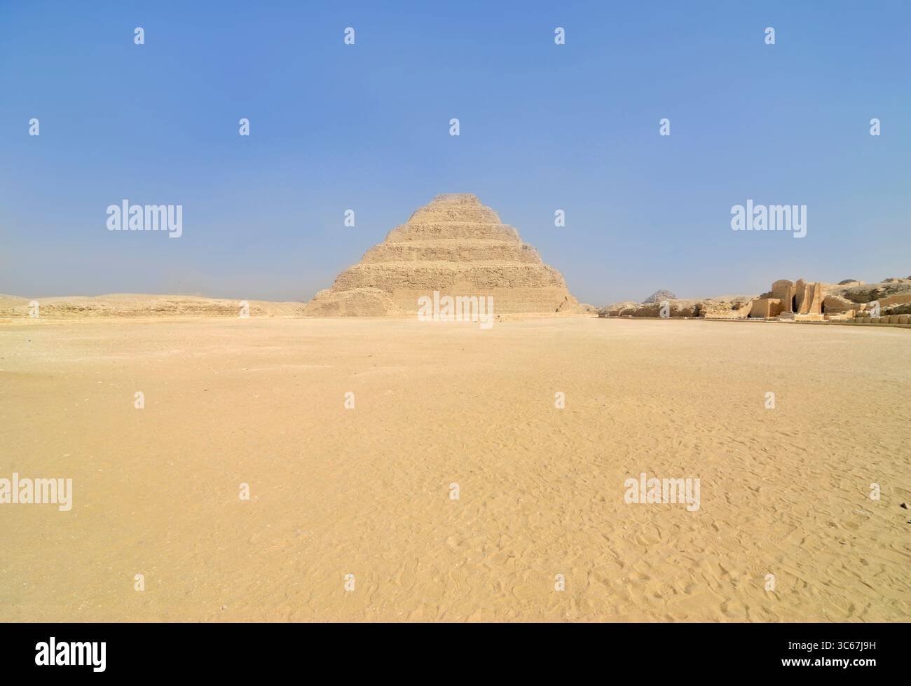 Die Pyramide von Djoser nannte sich die Stufenpyramide von Djoser oder ...