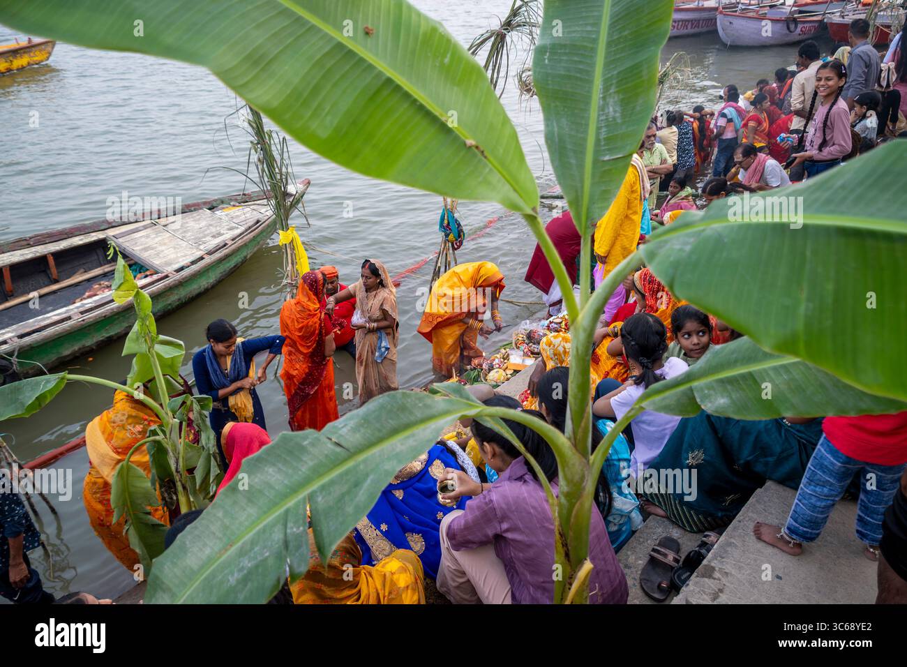 Puja varanasi indien -Fotos und -Bildmaterial in hoher Auflösung – Alamy