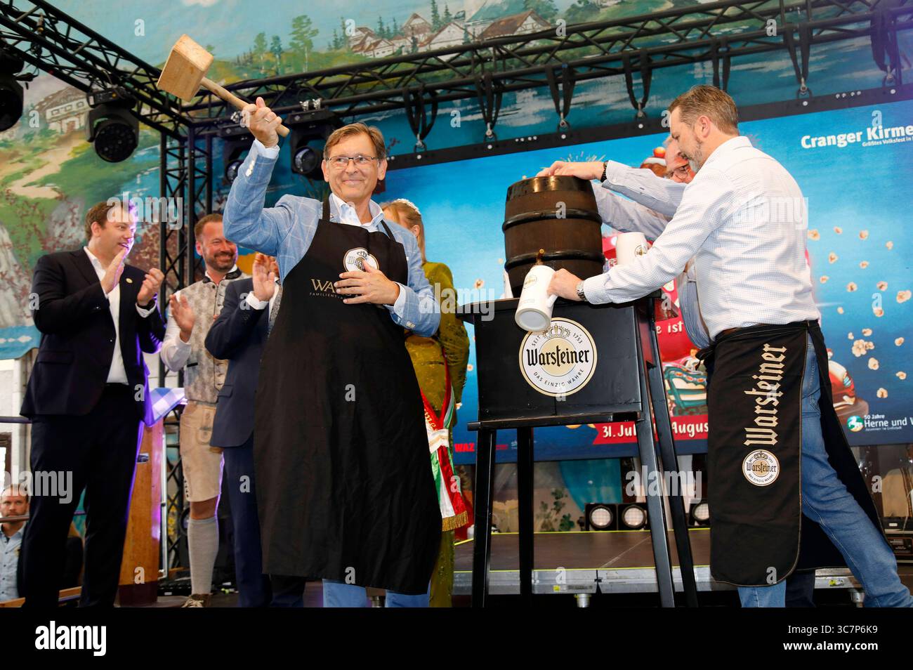 Frank Dudda bei der Eröffnungsveranstaltung der Cranger Kirmes in der ...