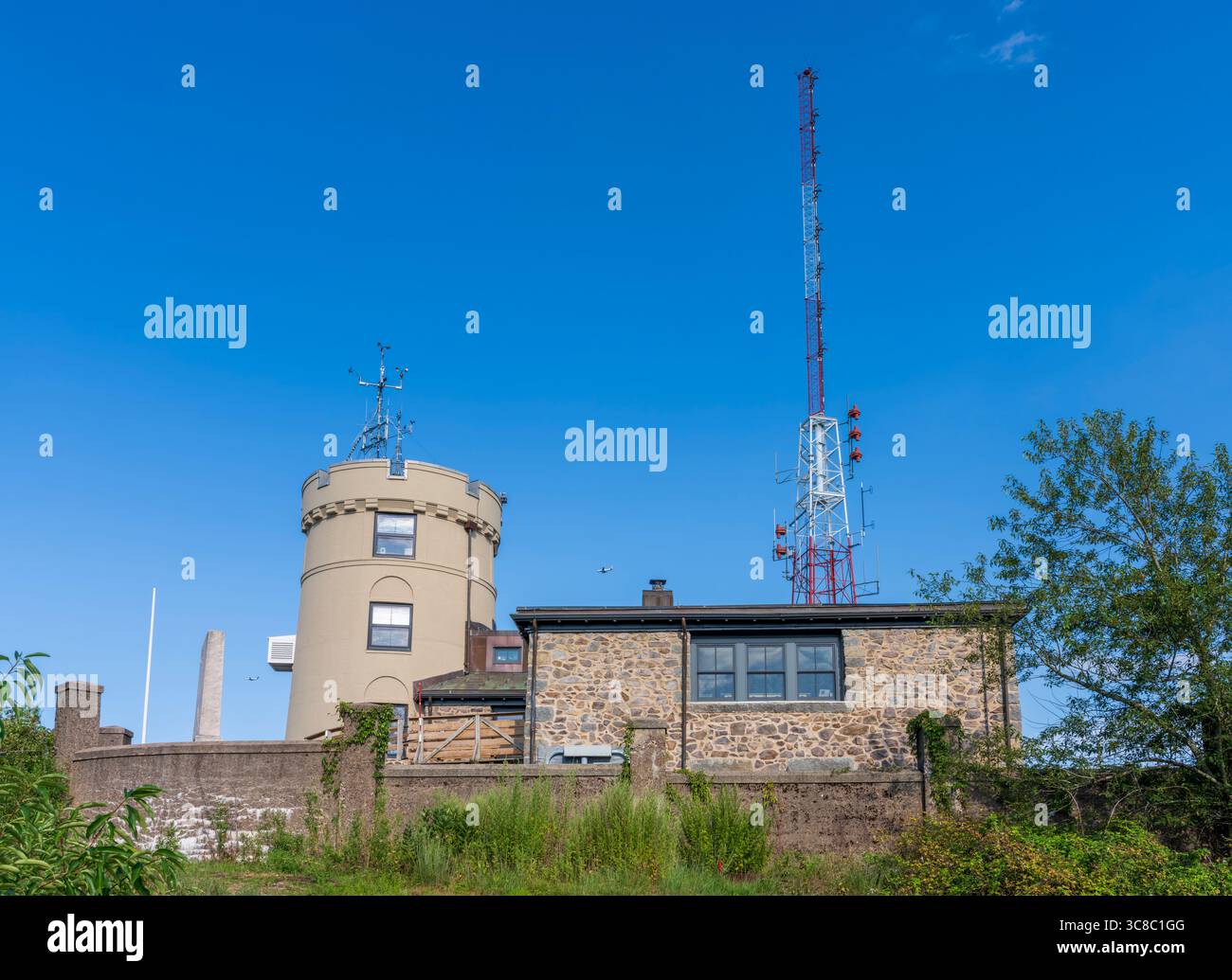 Blue Hill Observatory and Science Center, auch bekannt als Blue Hill ...
