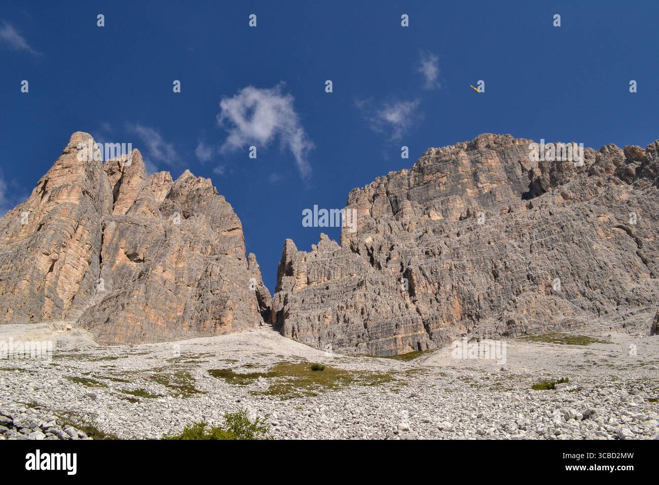 Blick auf die Dolomiten von der Wanderung rund um die drei Zinnen Di ...