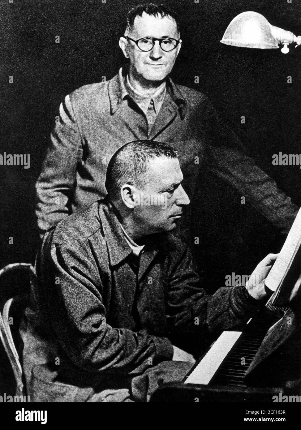 Bertolt brecht platz -Fotos und -Bildmaterial in hoher Auflösung – Alamy