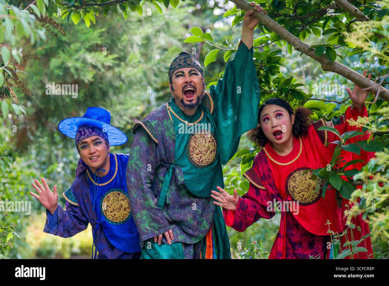 (Von links) in-kyu Bae, Geon-yeong Lee und Mi-seon Kang werden als ...