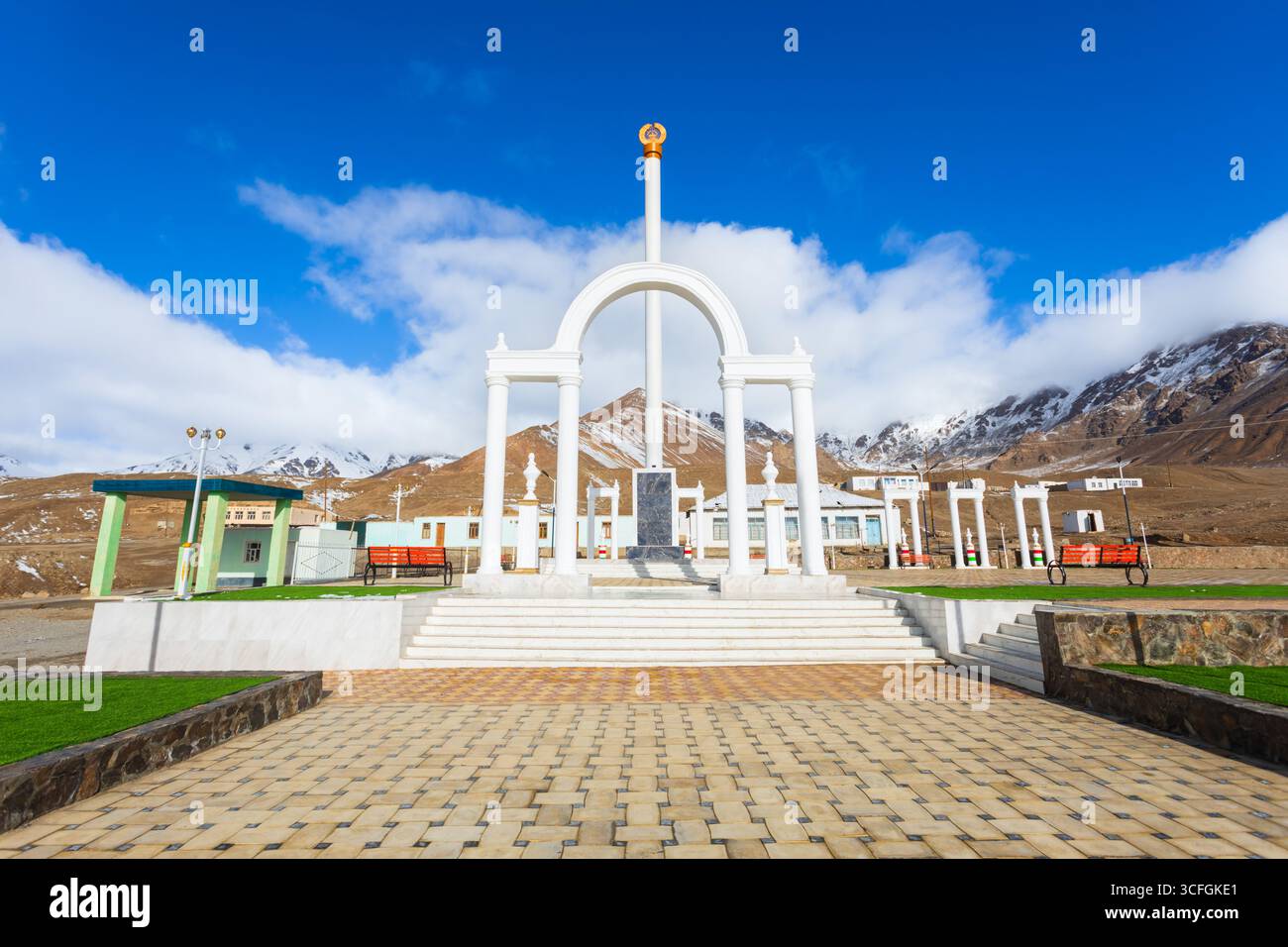 Zentraler Platz in Murghab, der höchsten Stadt Tadschikistans mit 3650 ...