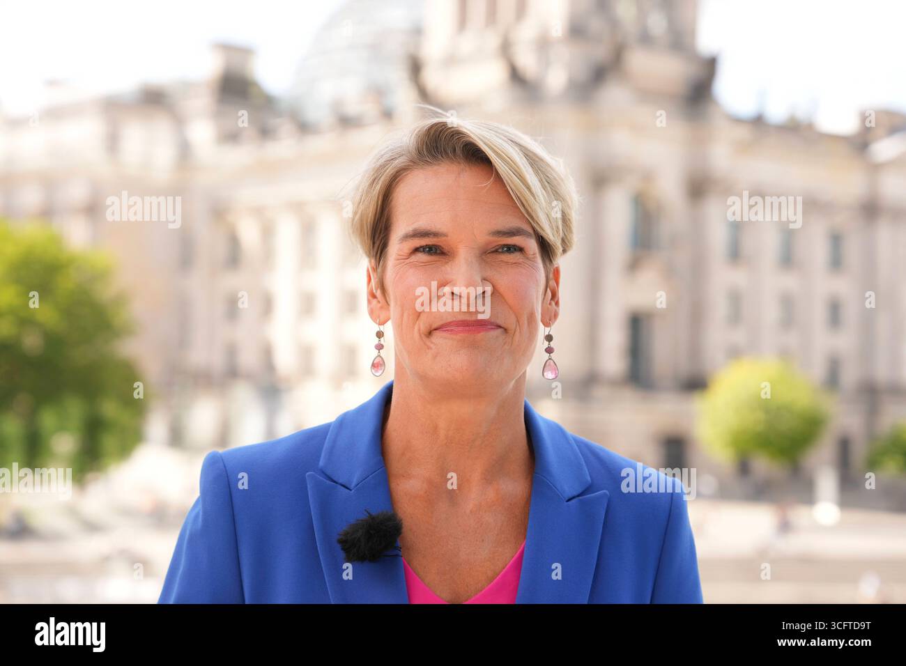 ARD Sommerinterview mit Markus Soeder ARD Moderatorin Anna Engelke beim ...