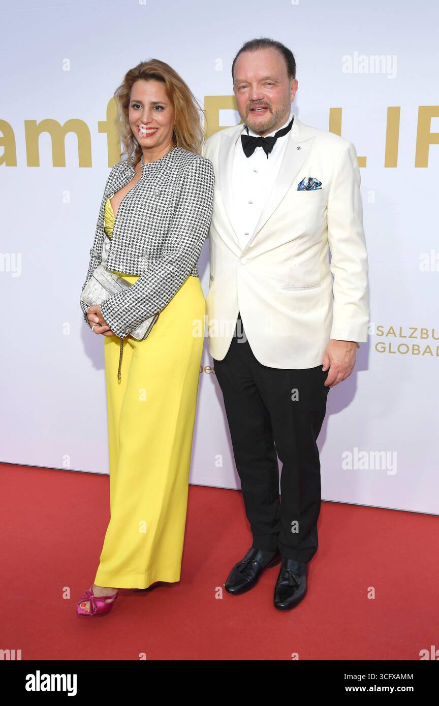 Alexander Fürst zu Schaumburg-Lippe mit Ehefrau Mahkameh Navabi Fürstin ...