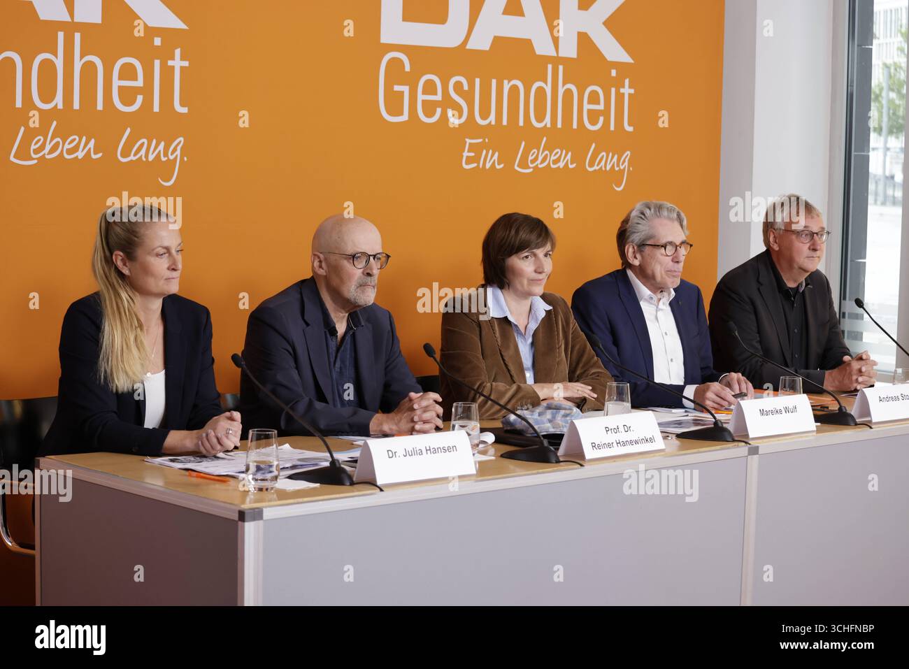 Dr. Julia Hansen, Prof. Dr. reiner Hanewinkel, Parlamentarische ...