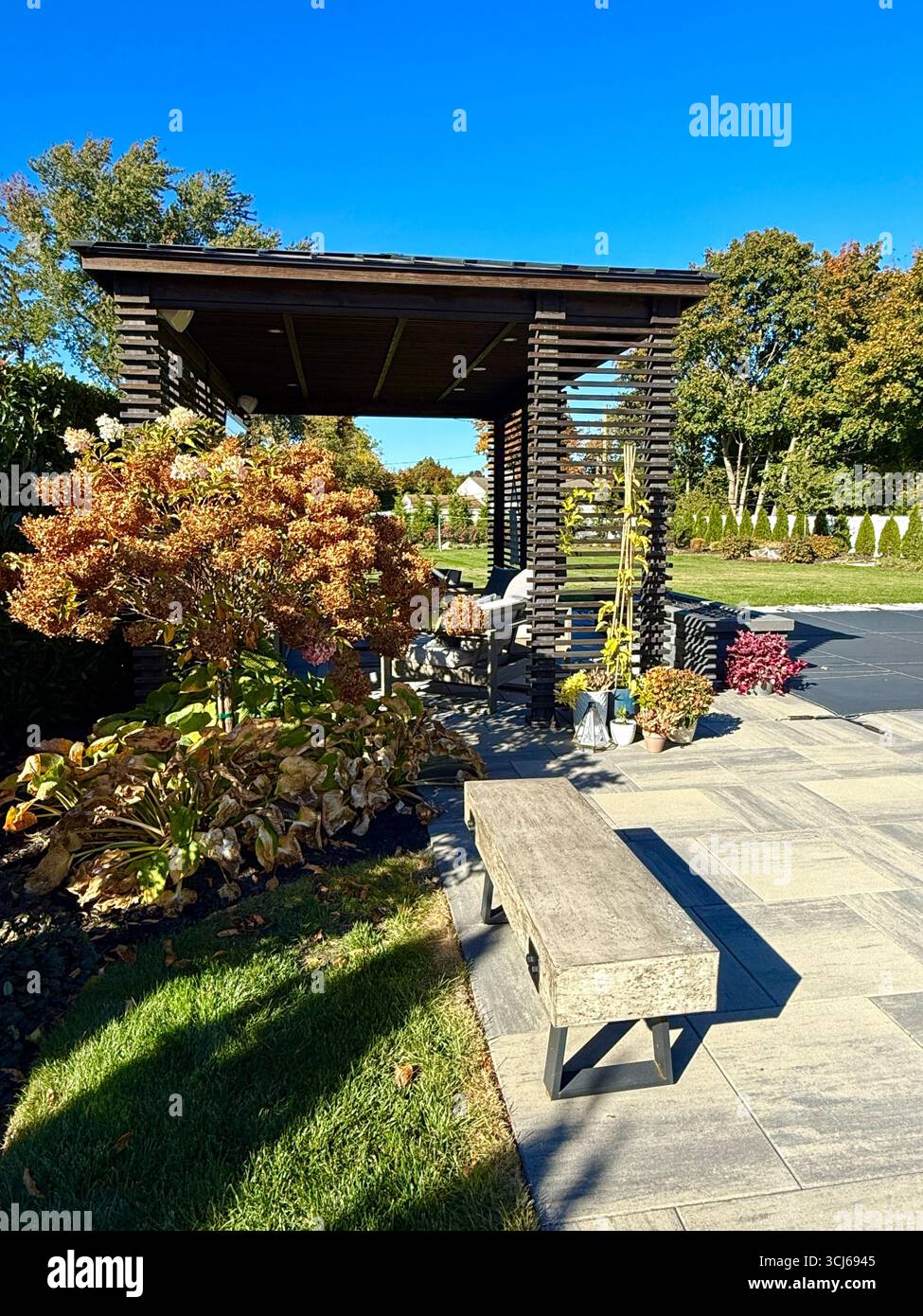 Pergola bar -Fotos und -Bildmaterial in hoher Auflösung – Alamy