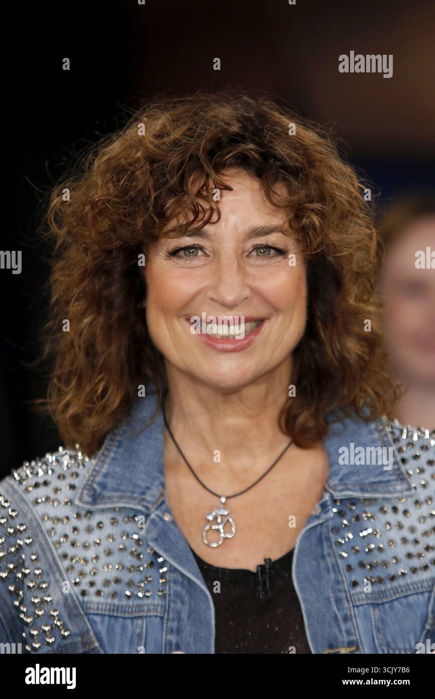Isabel Varell, Sängerin, Schauspielerin, Moderatorin und Autorin ...