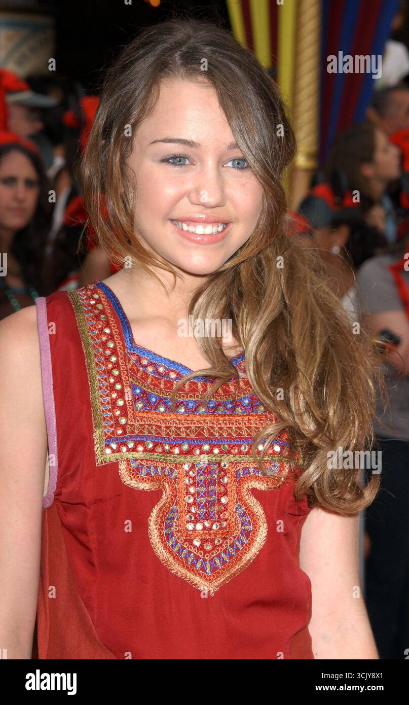 Miley cyrus 2006 piraten der karibik -Fotos und -Bildmaterial in hoher ...