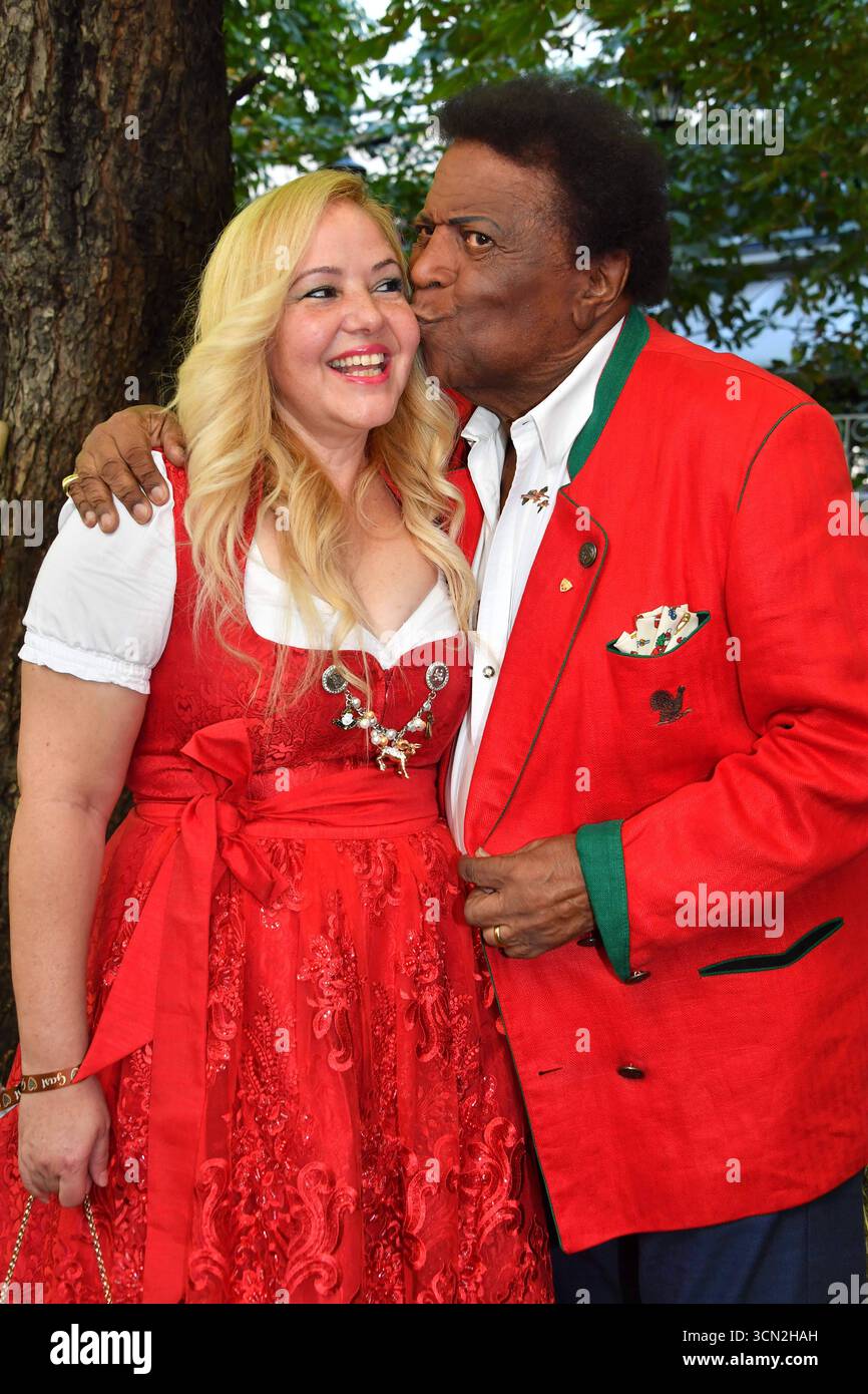 Roberto Blanco mit Ehefrau Luzandra Strassburg / Heidifest von Heidi ...