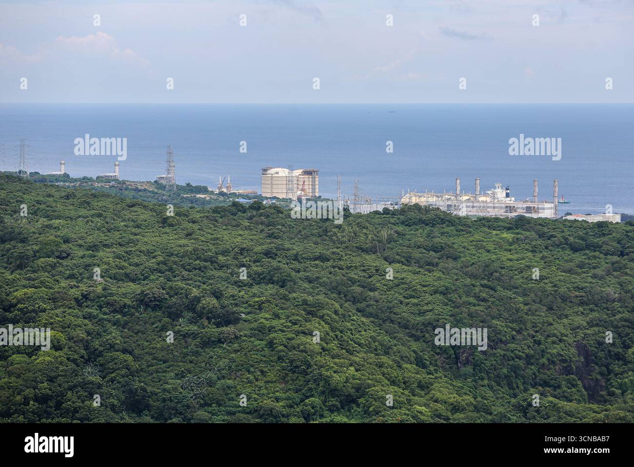 Batangas, Philippinen. September 2025. Das Importterminal PH LNG (PHLNG ...