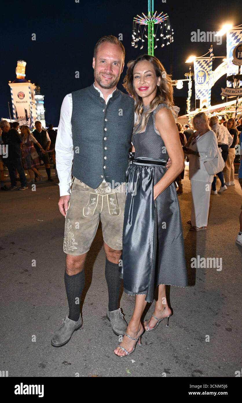 Verwunderlich Mercedes Muller Freund Bild