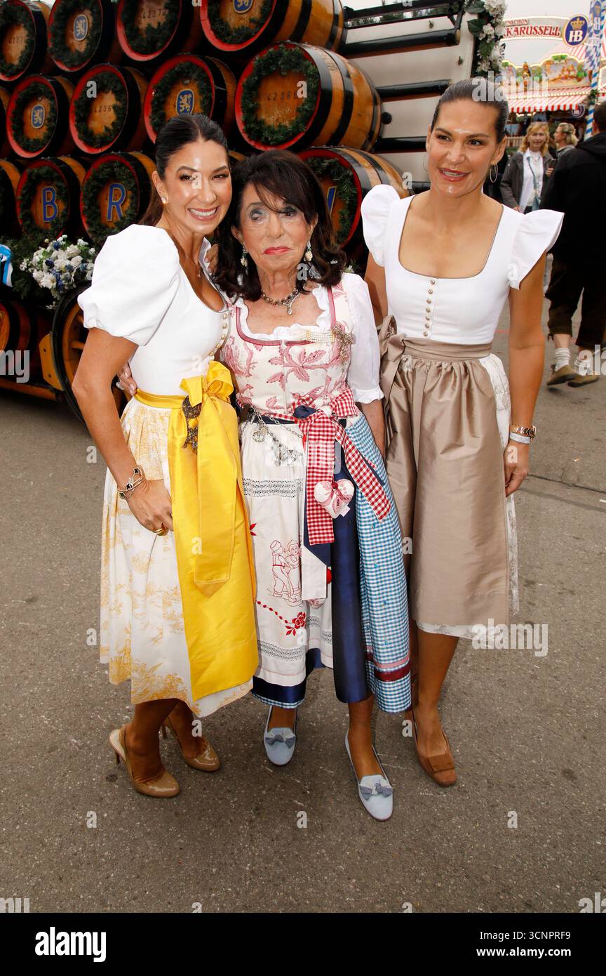 Noni Sixt, Regine Sixt und Andrea Sixt bei der Regines Damenwiesn im ...