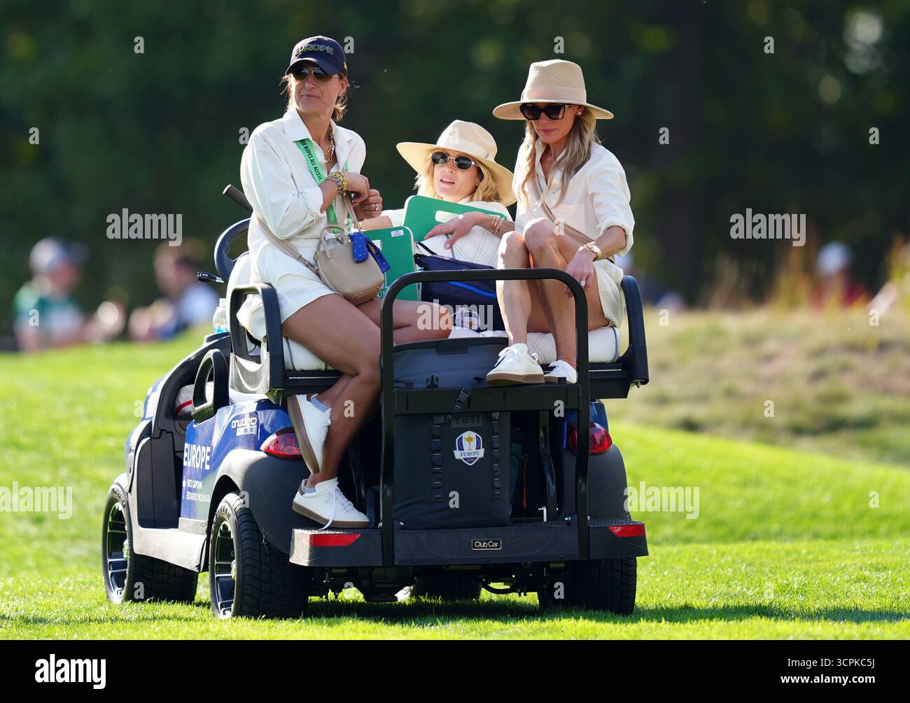 Erica Stoll, Ehefrau von Rory McIlroy, beobachtet die nachmittäglichen ...