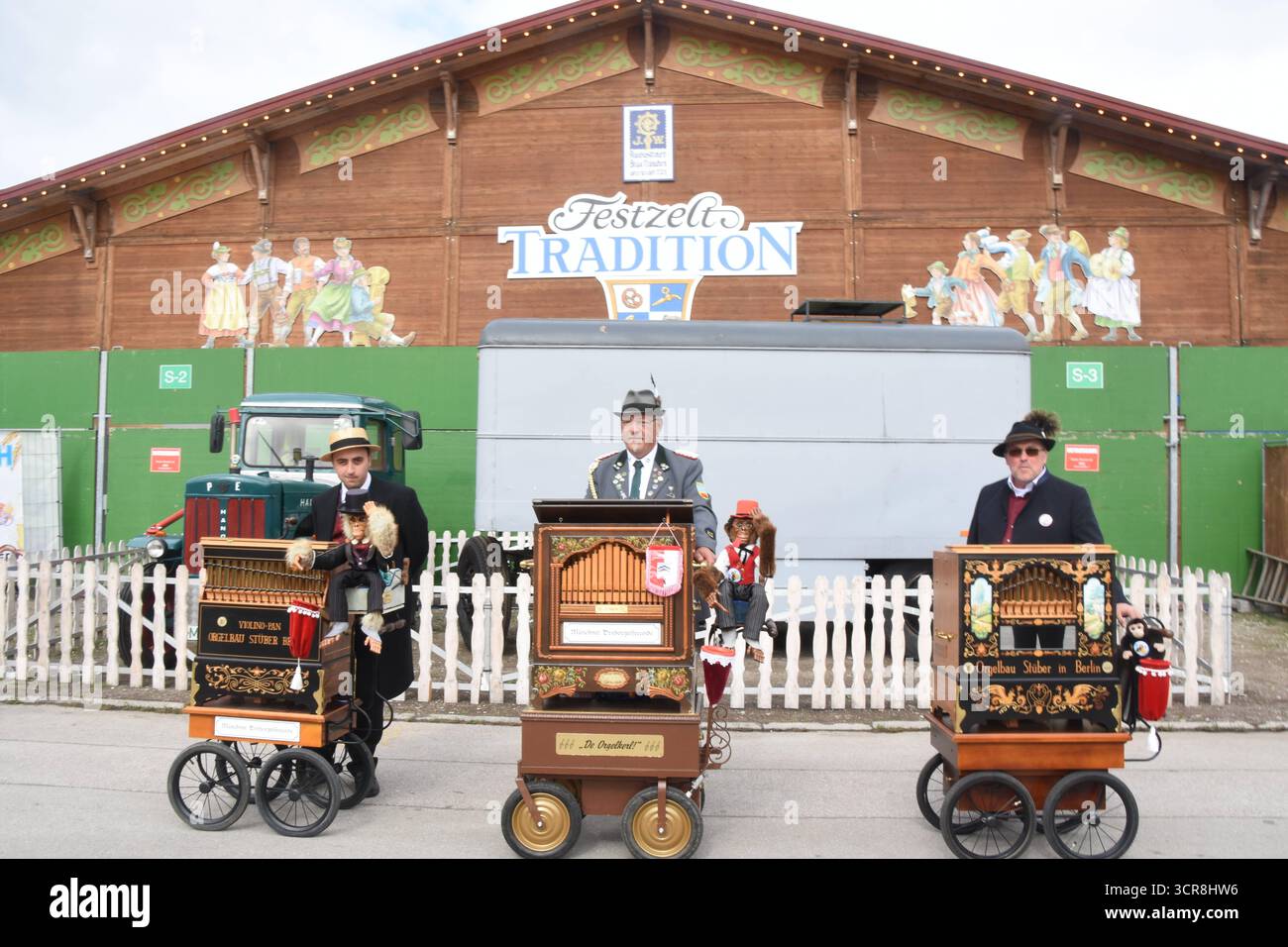 Muenchen 26.09.2025 Theresienwiese Oktoberfest Oide Wiesn ...