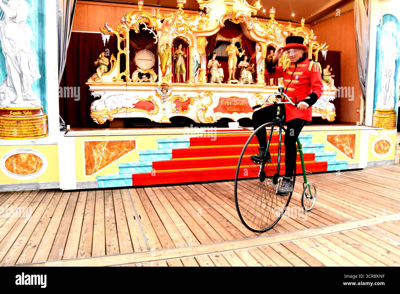Muenchen 26.09.2025 Theresienwiese Oktoberfest Oide Wiesn ...