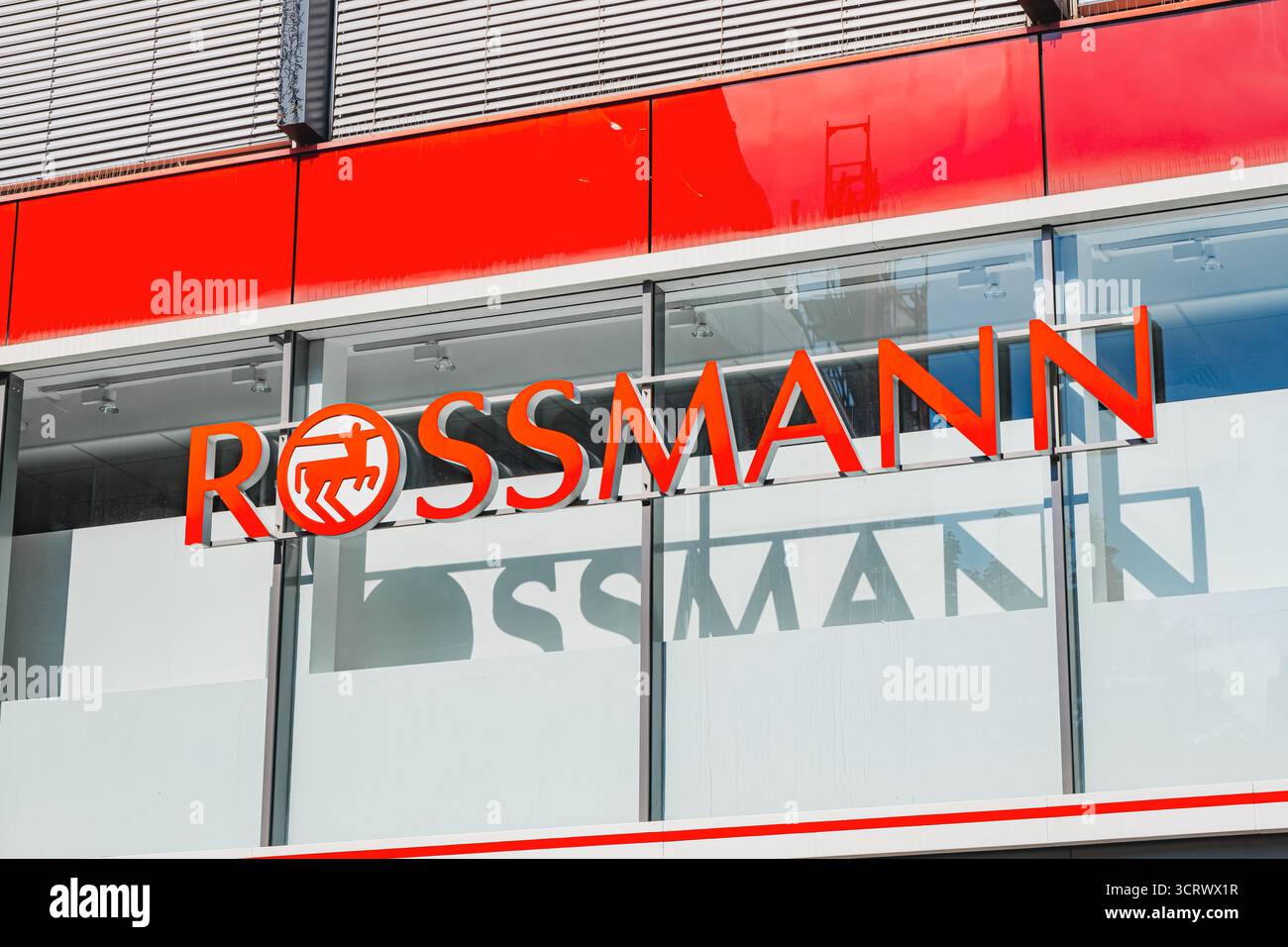 Rossmann logo -Fotos und -Bildmaterial in hoher Auflösung – Alamy