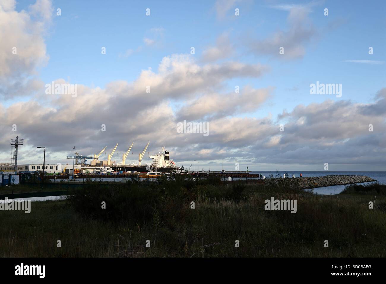 Insel Rügen 16.10.2025, Sassnitz, OT Neu Mukran, Faehrhafen Sassnitz ...