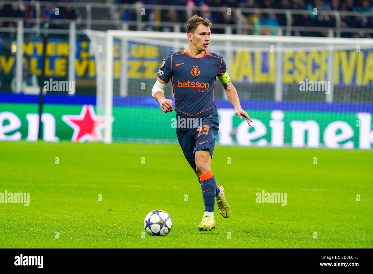 Inter mailand gegen kairat almaty -Fotos und -Bildmaterial in hoher ...