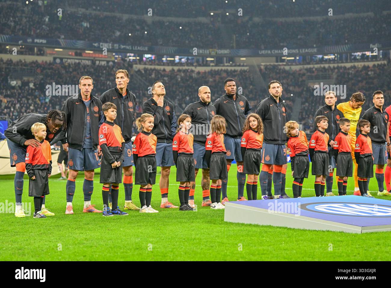 Inter mailand gegen kairat almaty -Fotos und -Bildmaterial in hoher ...