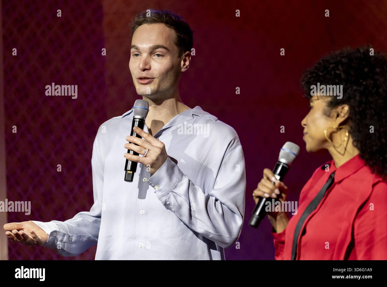 Npo luister -Fotos und -Bildmaterial in hoher Auflösung – Alamy