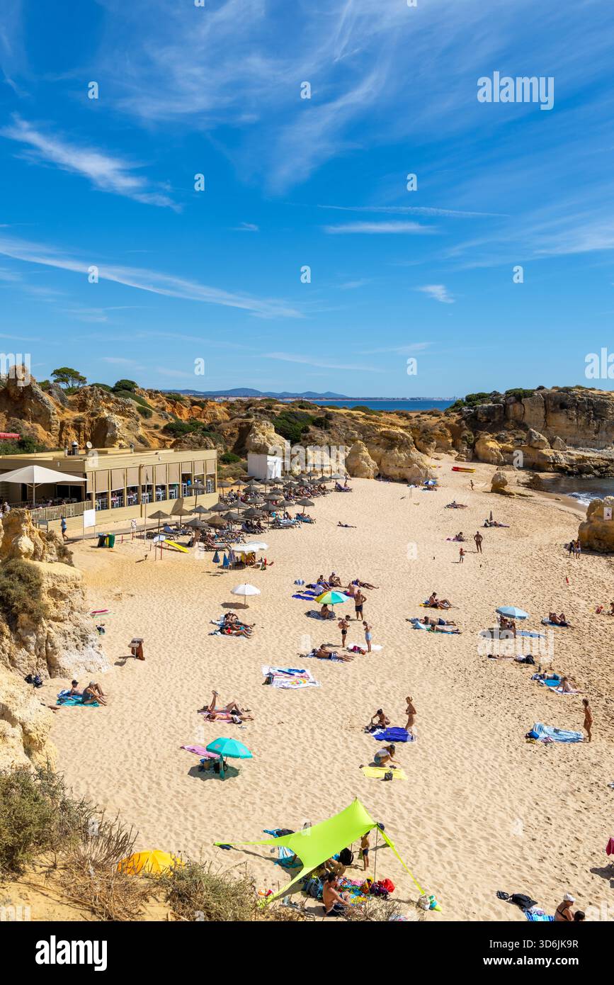 Strand praia de albufeira -Fotos und -Bildmaterial in hoher Auflösung ...